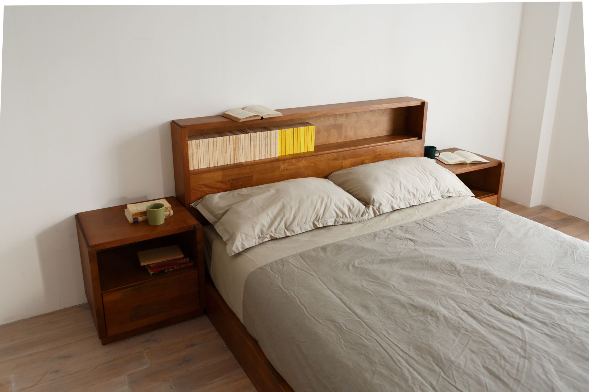 PURO Bed (Queen) - source store Bangkok