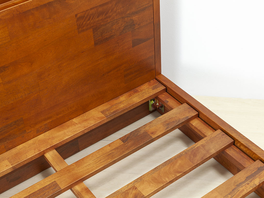 PURO Bed (Queen) - source store Bangkok